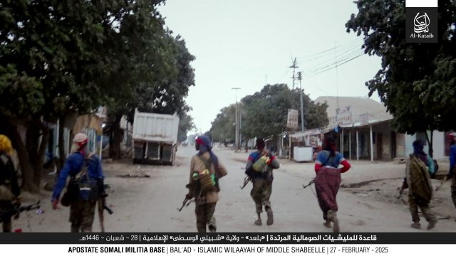 Daawo Sawirrada Weerarkii Cagmarinta Ee Mujaahidiintu Kula Wareegeen ...
